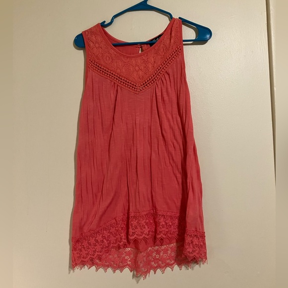 Absolutely Famous | Tops | Absolutely Famous Coral Sleeveless Lace Trim ...